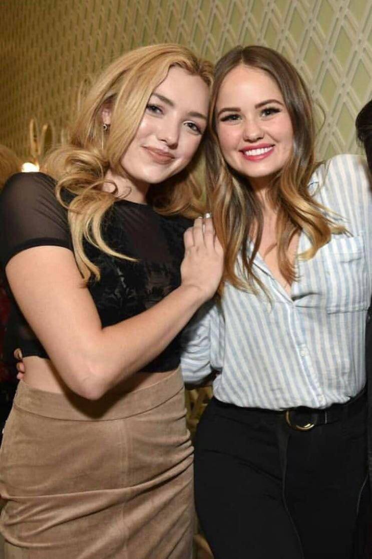 A Threesome With Peyton List And Debby Ryan Sounds Amazing Scrolller