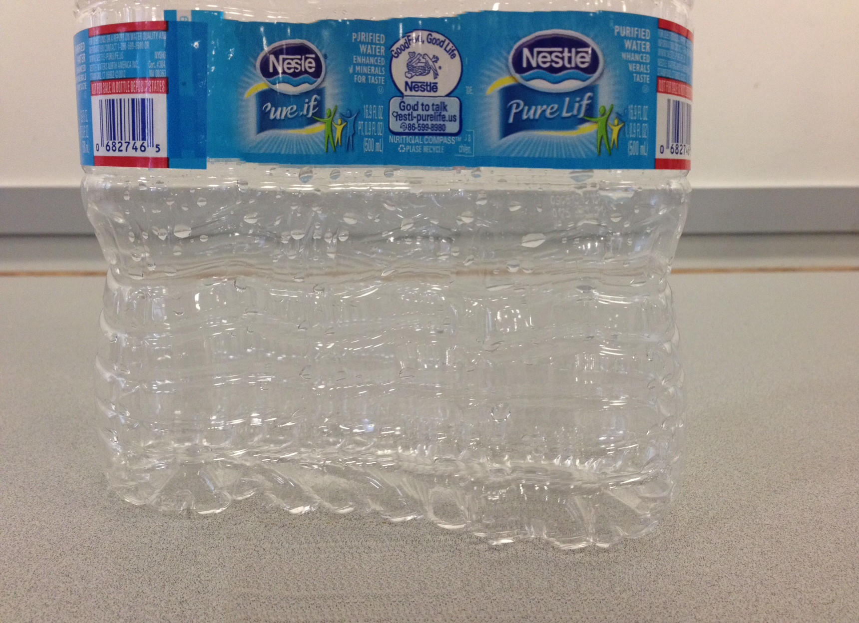 a water bottle | Scrolller