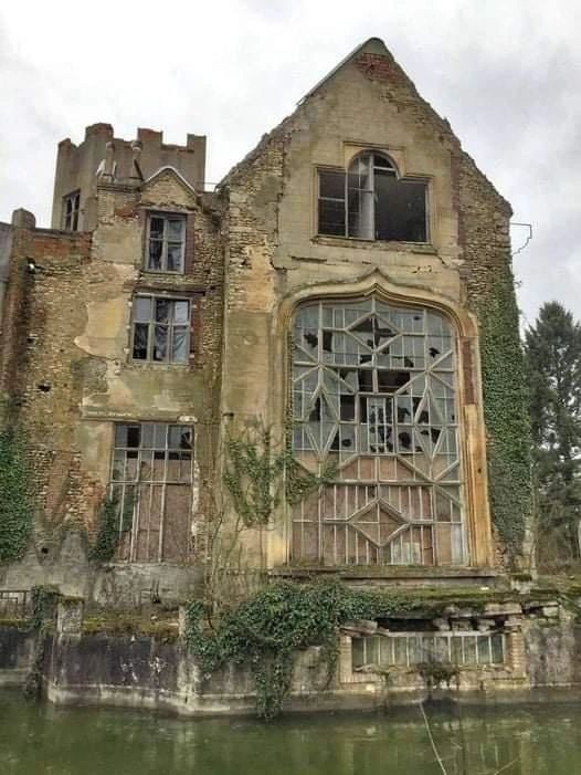 Abandoned Mansion | Scrolller