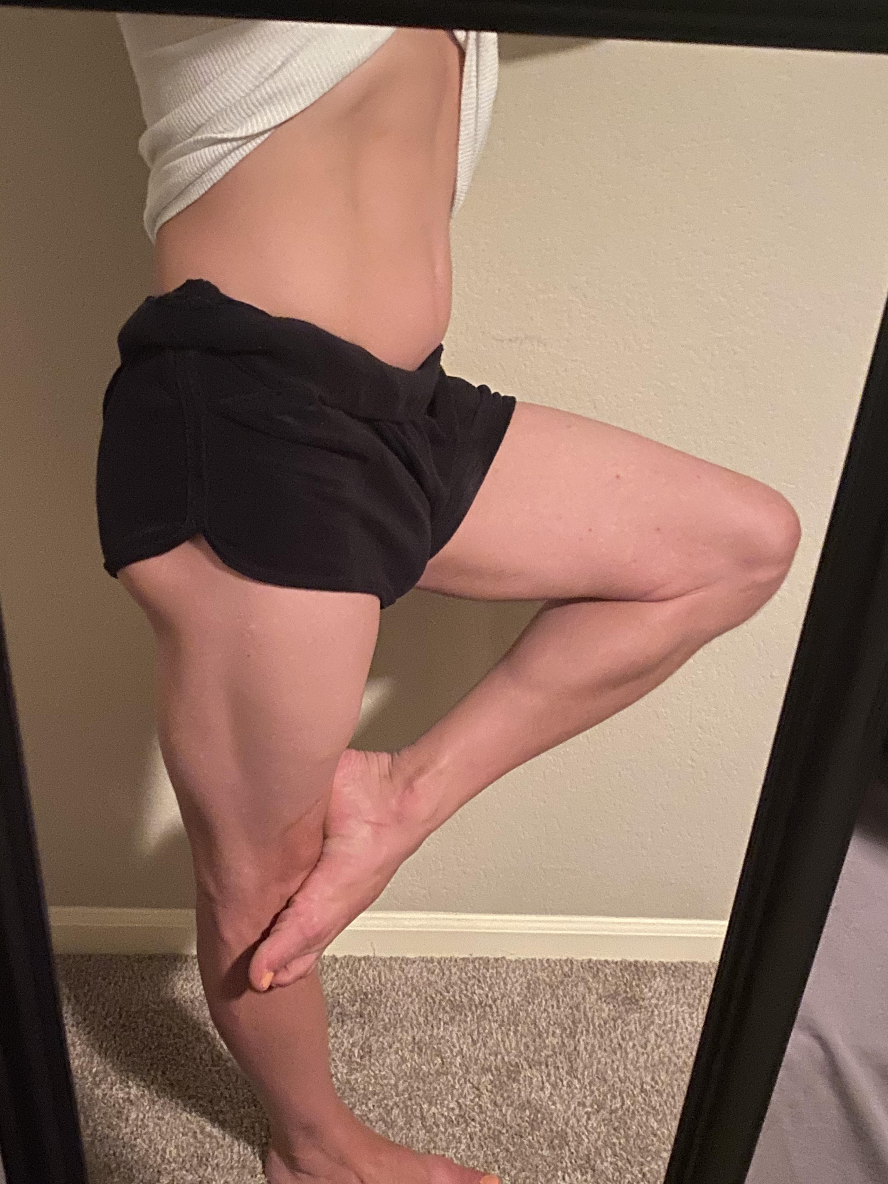 Abs and legs | Scrolller