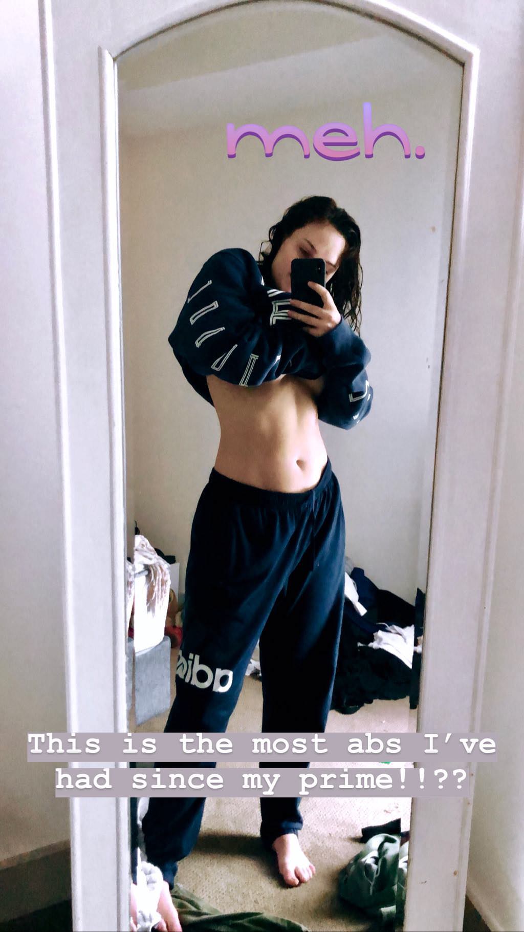 Abs and underboob | Scrolller