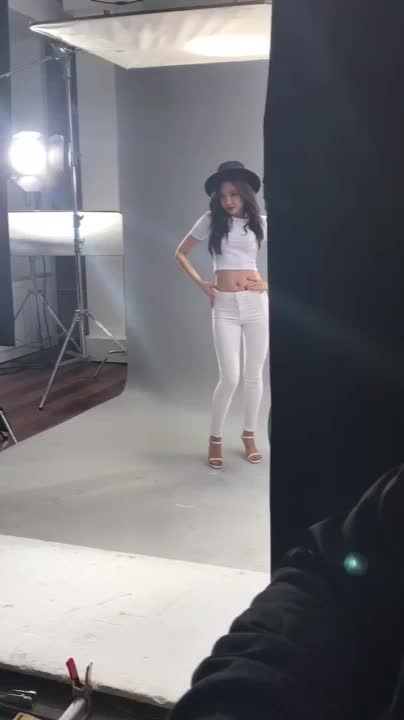 Actress - Son Naeun | Scrolller