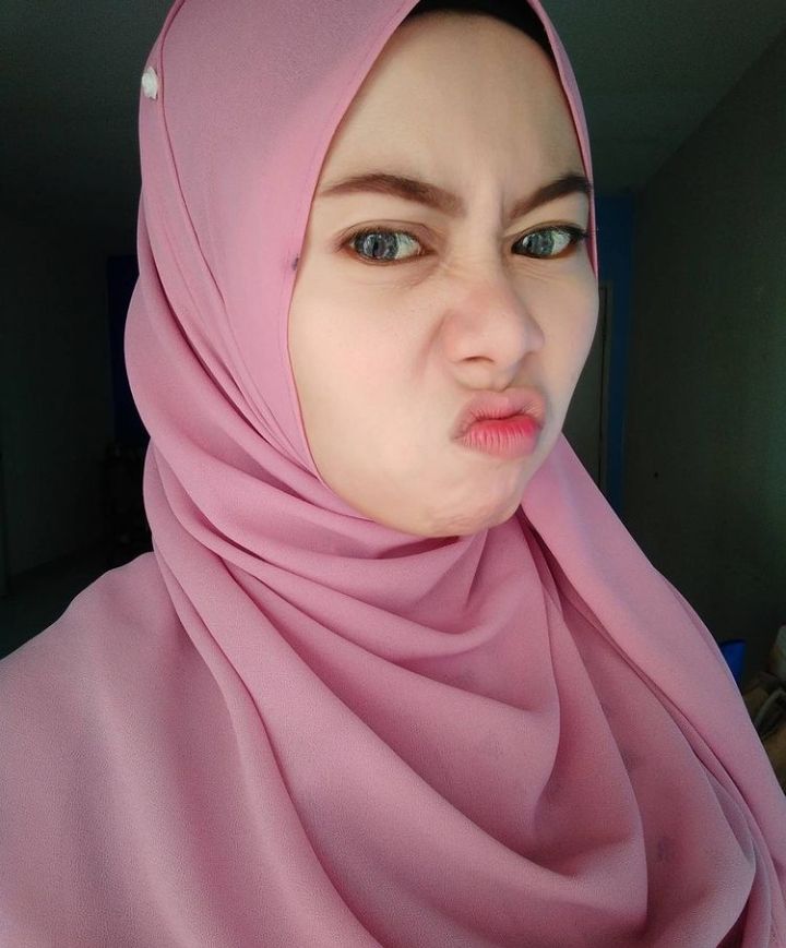 ada yg boleh cumtribute | Scrolller