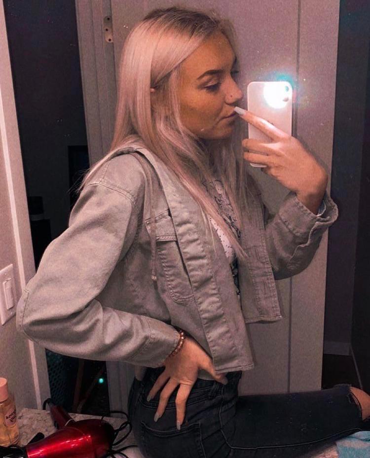 Add my new Snap Molly_hassen21 . I’m 21 | Scrolller