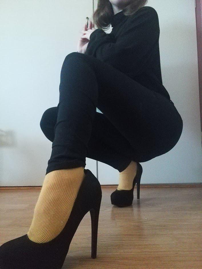 Adding a splash of colour today c: | Scrolller