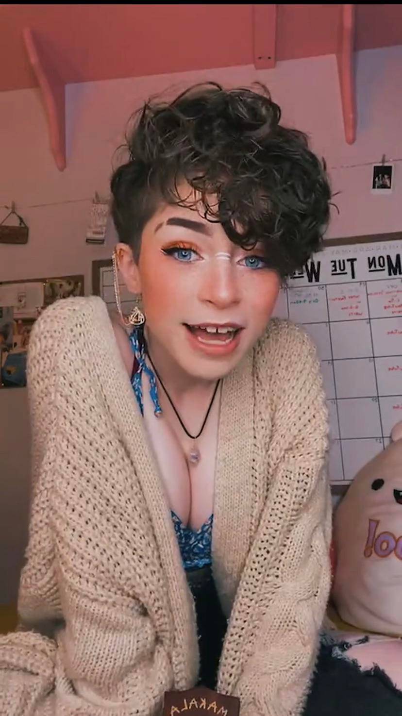 Addison Grace has me fucking throbbing. (Bi welcome) | Scrolller