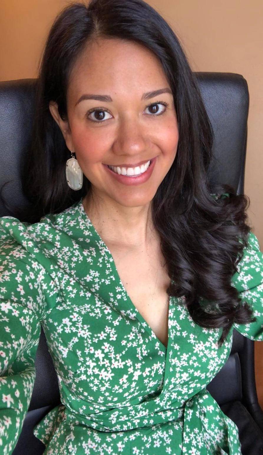 Adorable Latina Scrolller