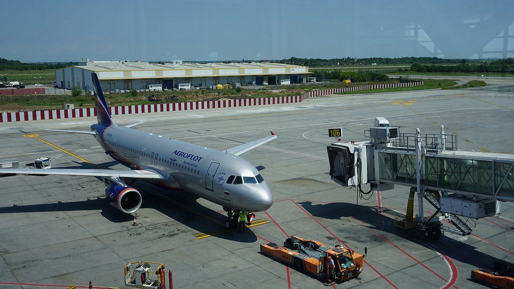 Aeroflot Airbus A320 at Bucharest Henri Coandă | Scrolller