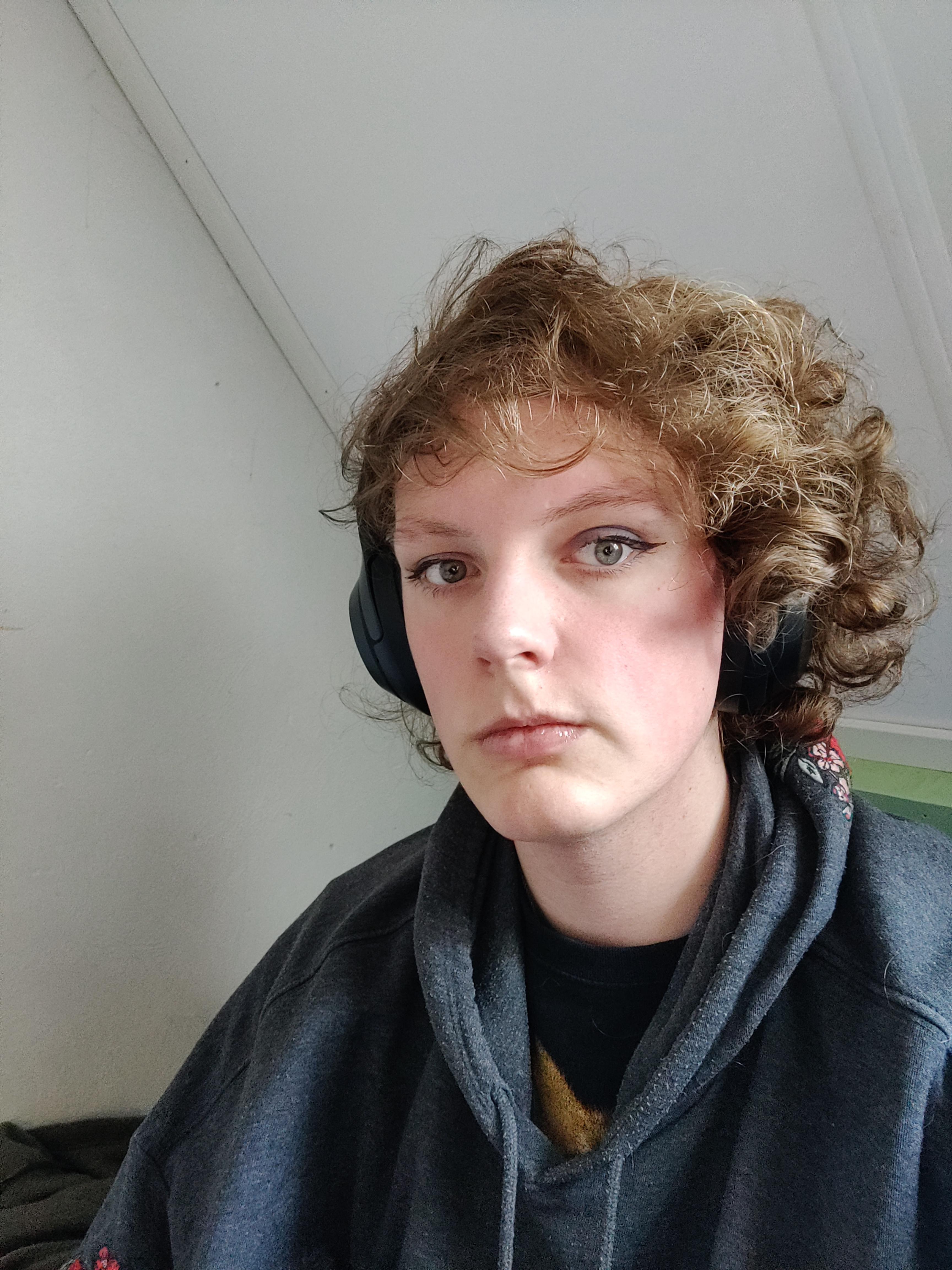 Age and gender me pls | Scrolller
