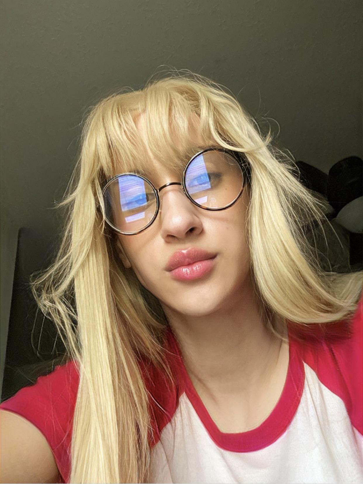 Age and gender please? | Scrolller