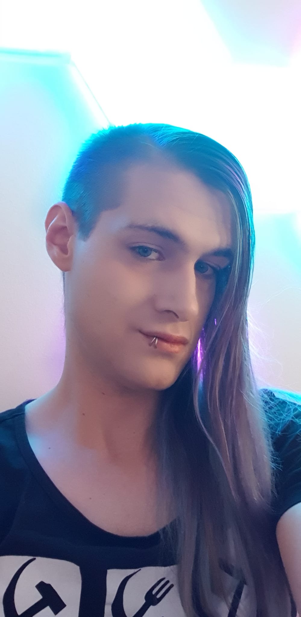 Age and gender pls? :x | Scrolller