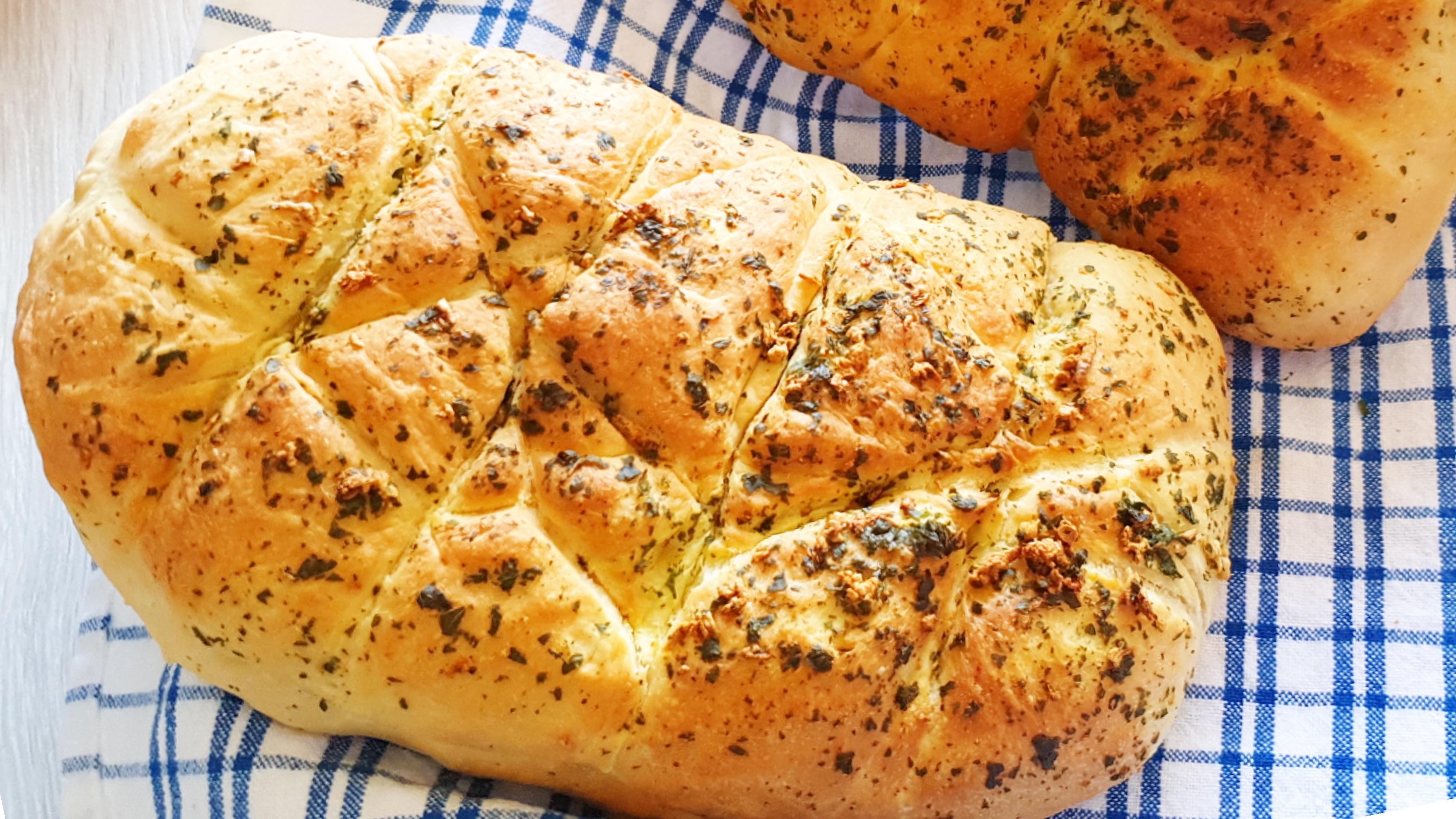 Air fried Garlic Cheese Bread. Quick and Tasty | Scrolller