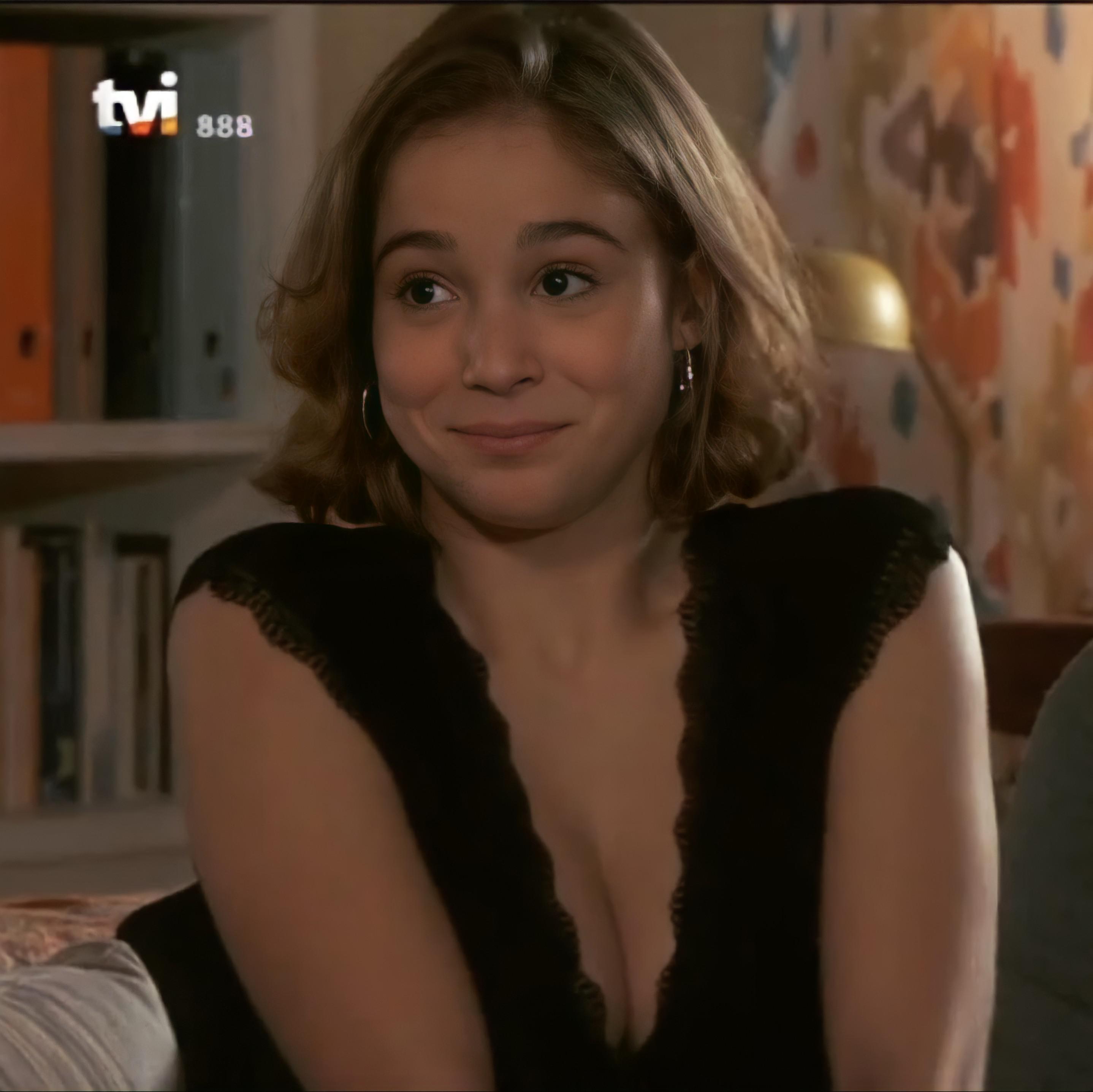 Alba Baptista | Scrolller