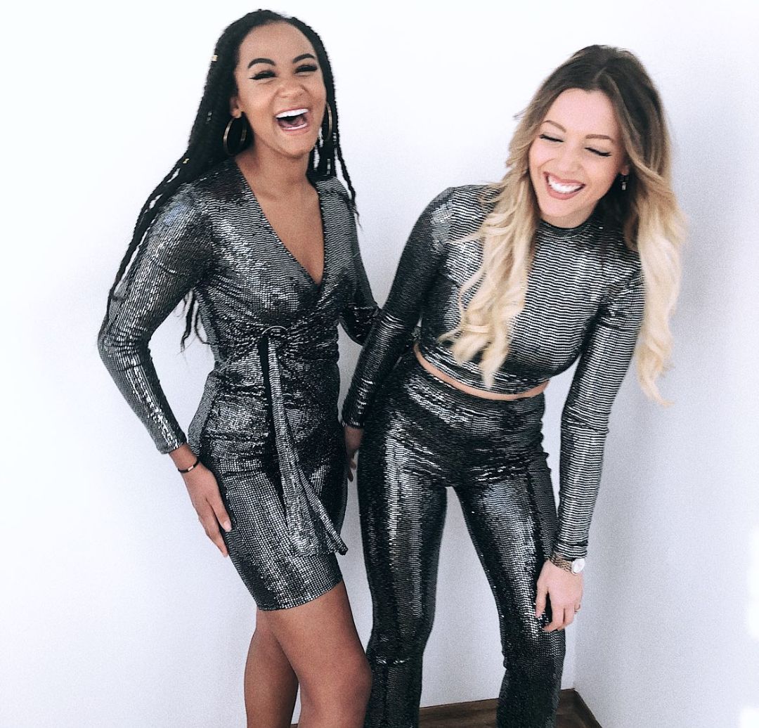 Alexa & Thea | Scrolller