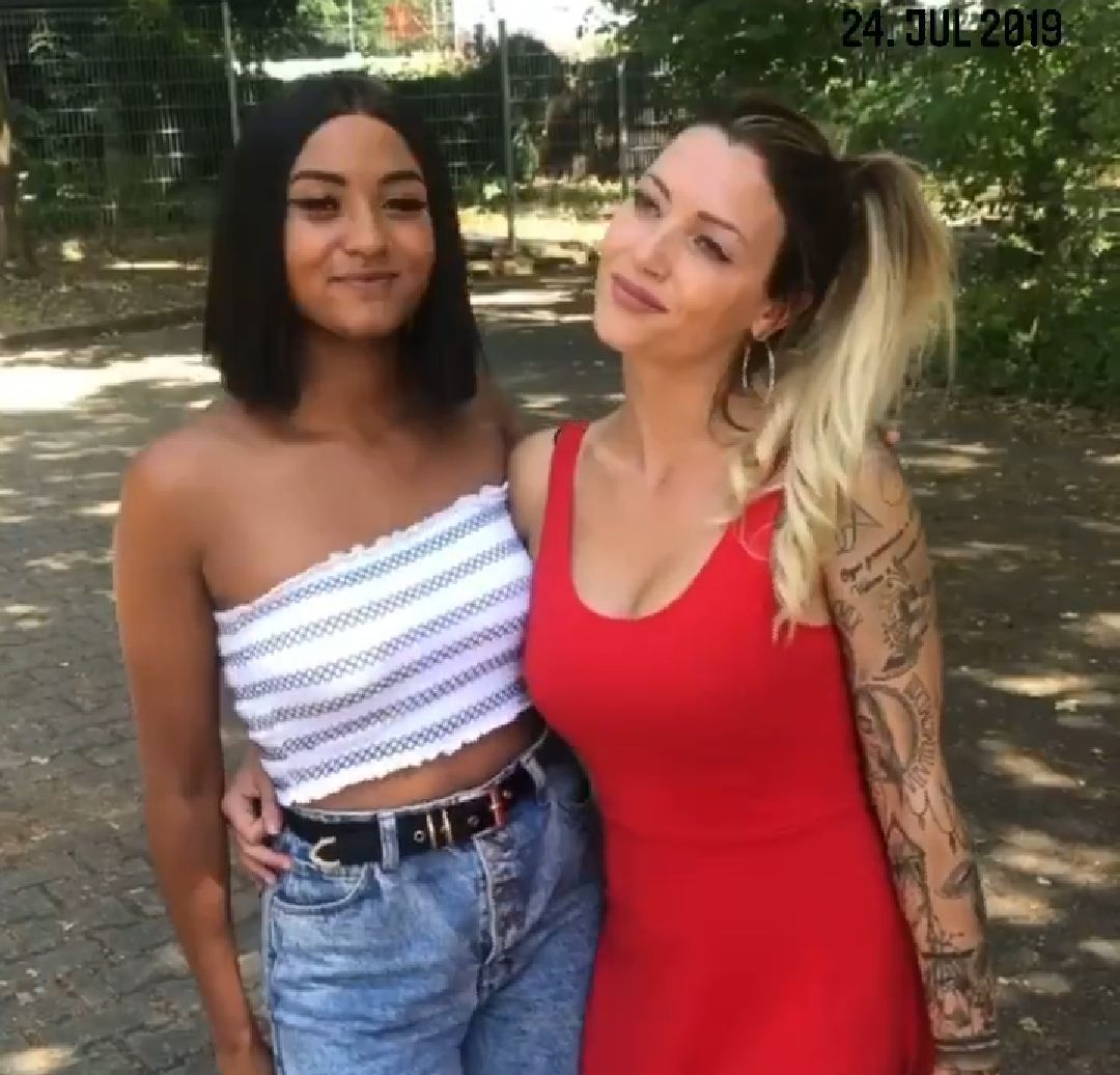 Alexa & Thea | Scrolller