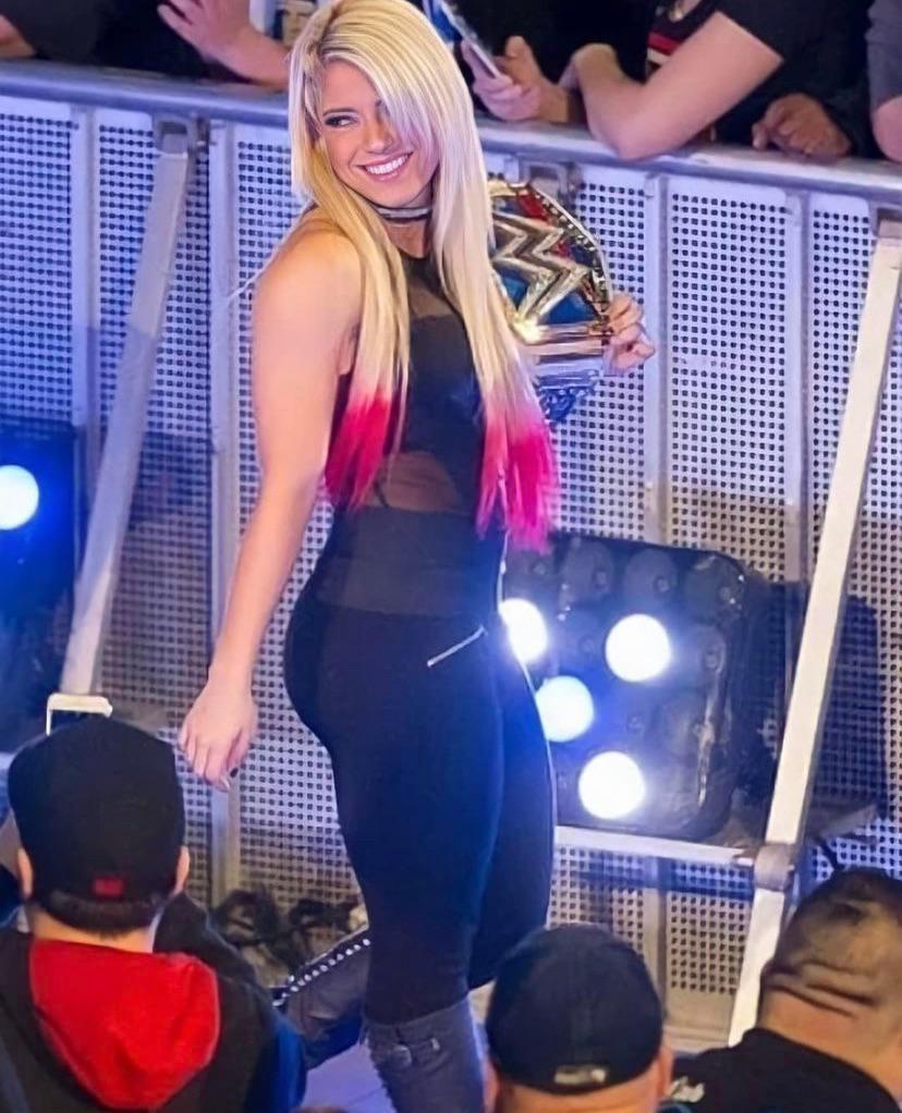 Alexa Bliss (Throwback Thursday) 💖🍑 | Scrolller