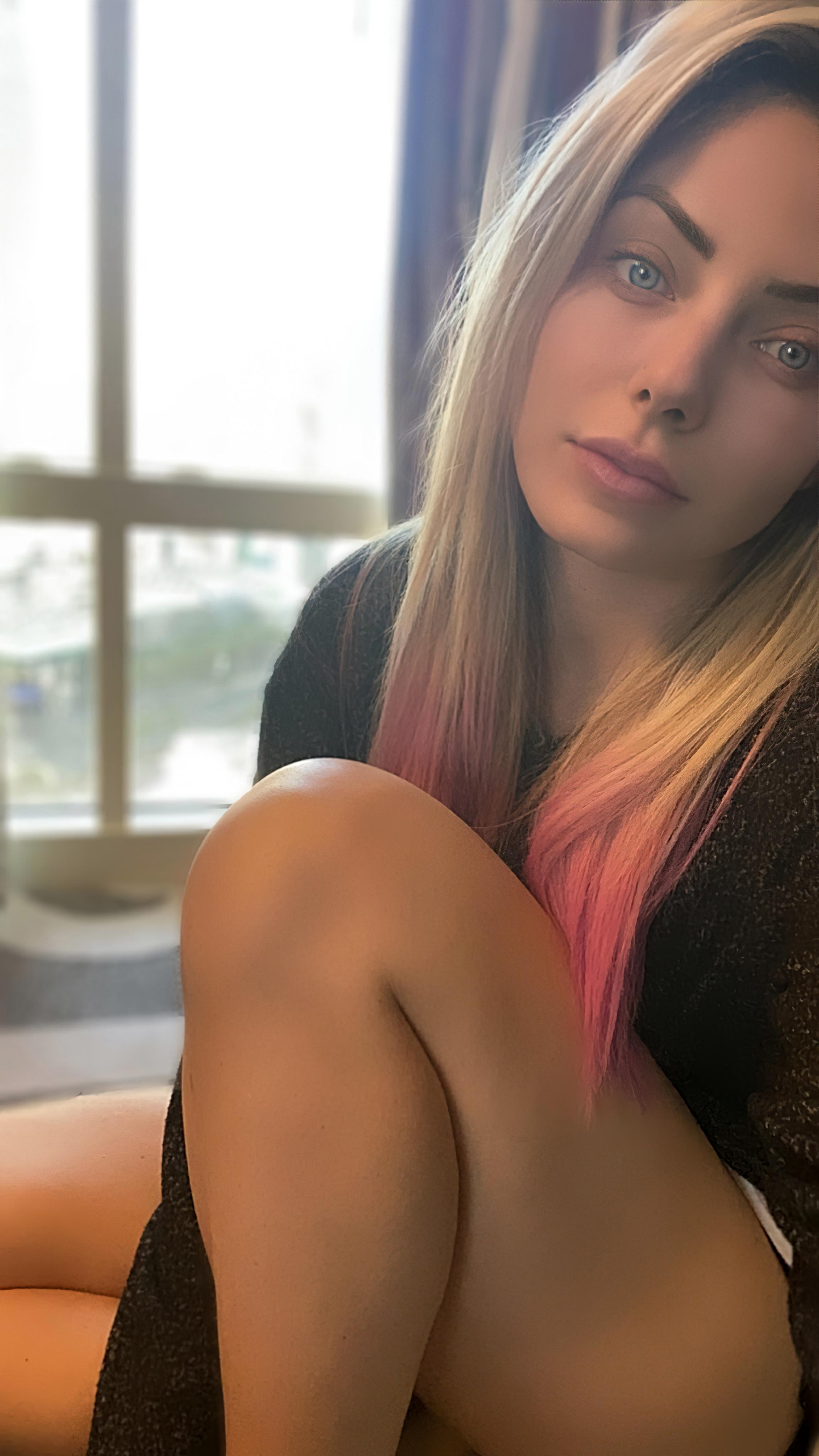 Alexa looking fine af 👌 | Scrolller