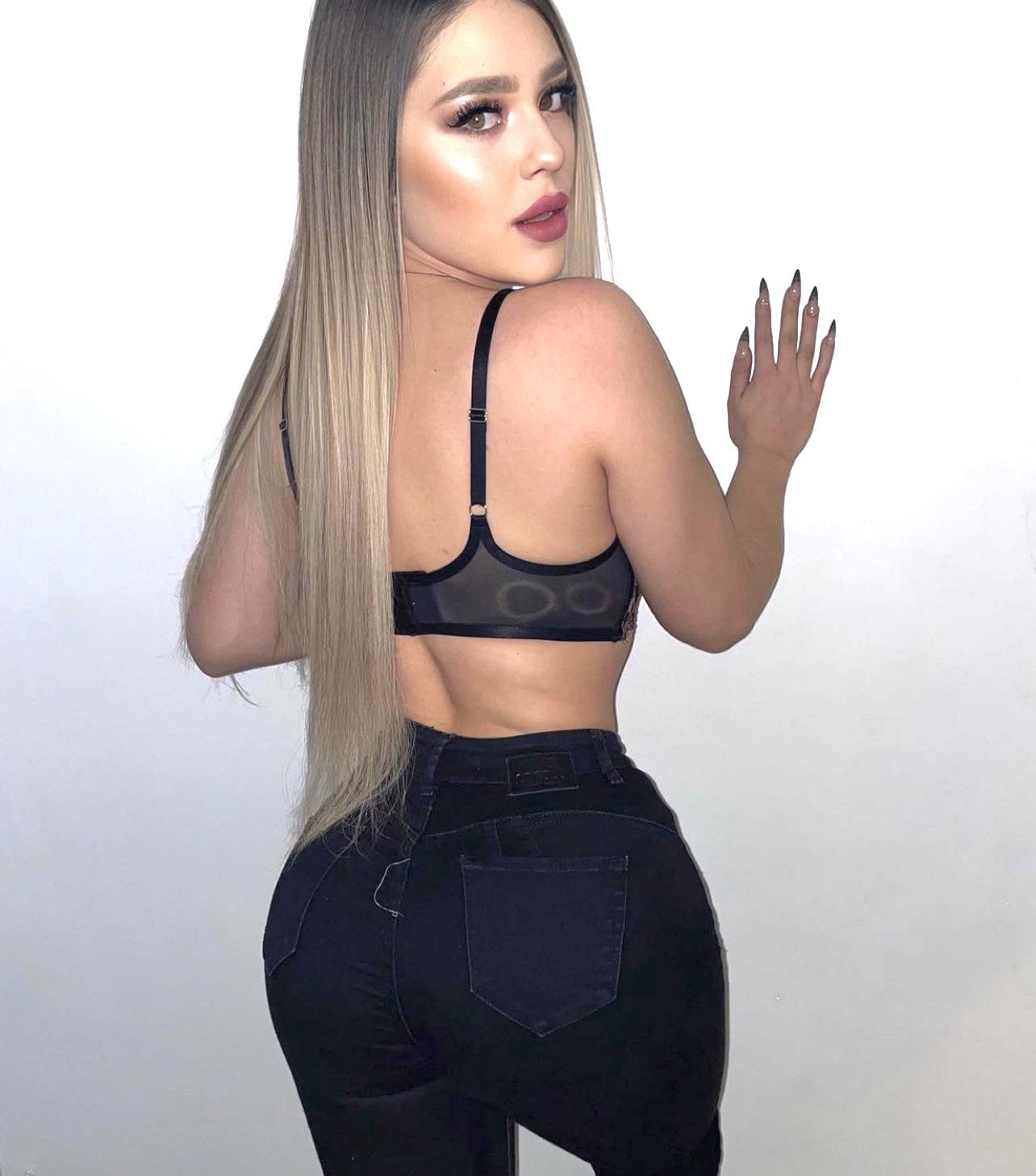 Alexia Ignacia | Scrolller