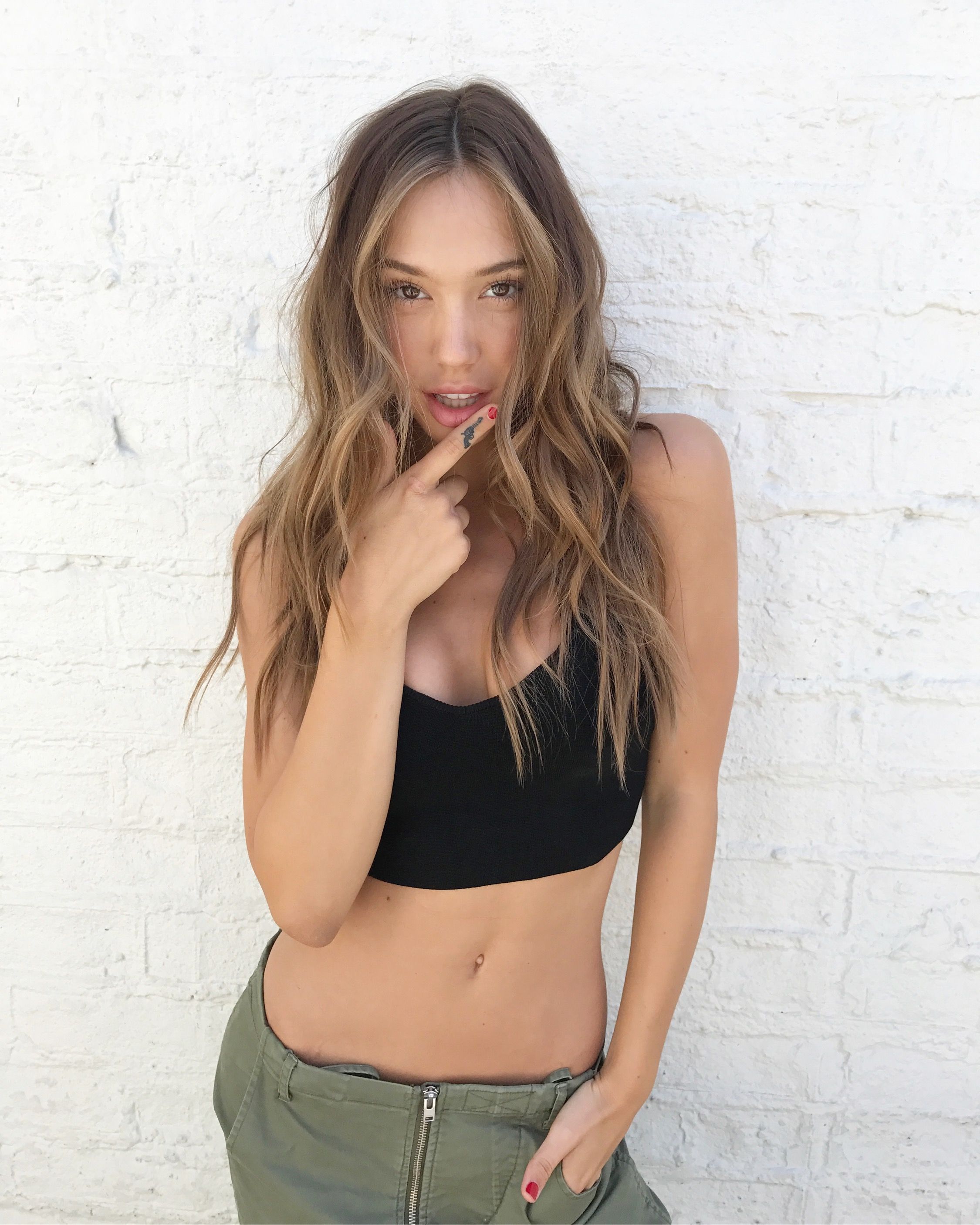 Alexis Ren | Scrolller