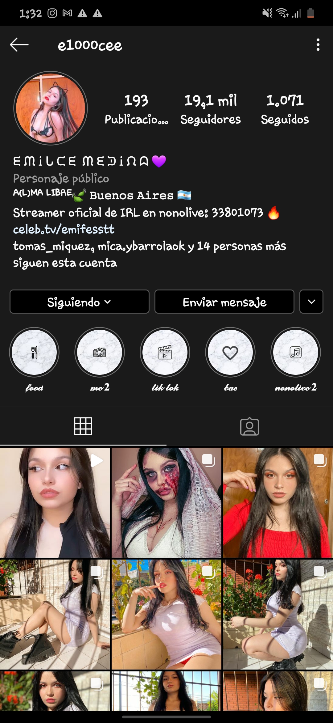 Algo del celeb de ella ? | Scrolller