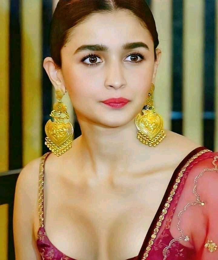 Alia Bhatt | Scrolller
