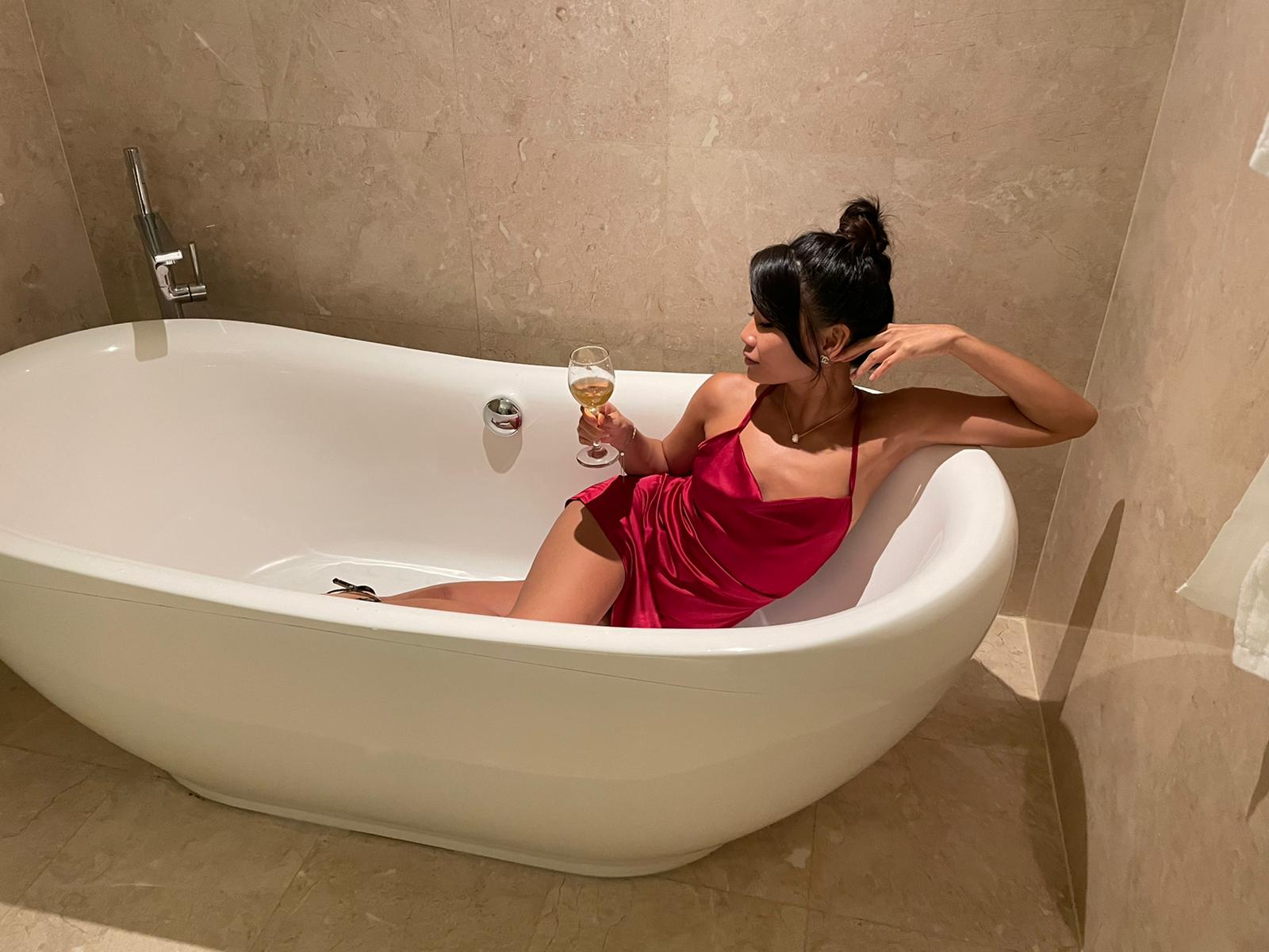 All alone in the hotel room tonight. Wana join? | Scrolller