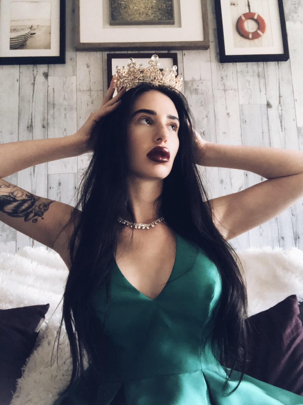 All hail The Machiavellian Queen | Scrolller