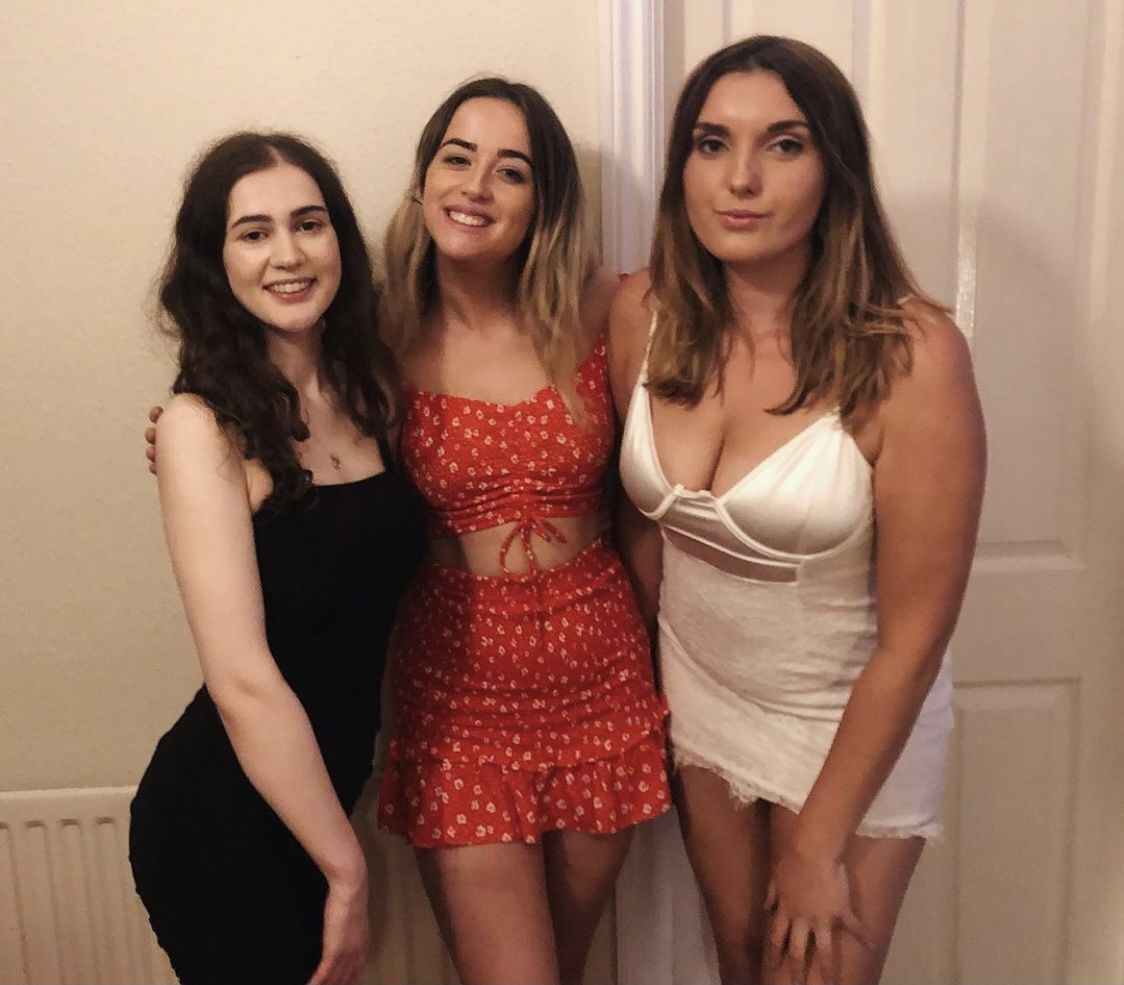 All Sizes | Scrolller