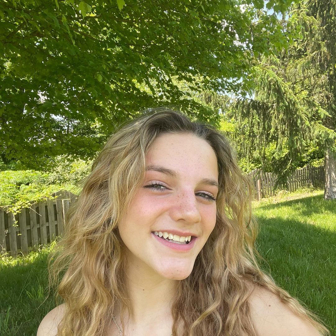 All smiles | Scrolller