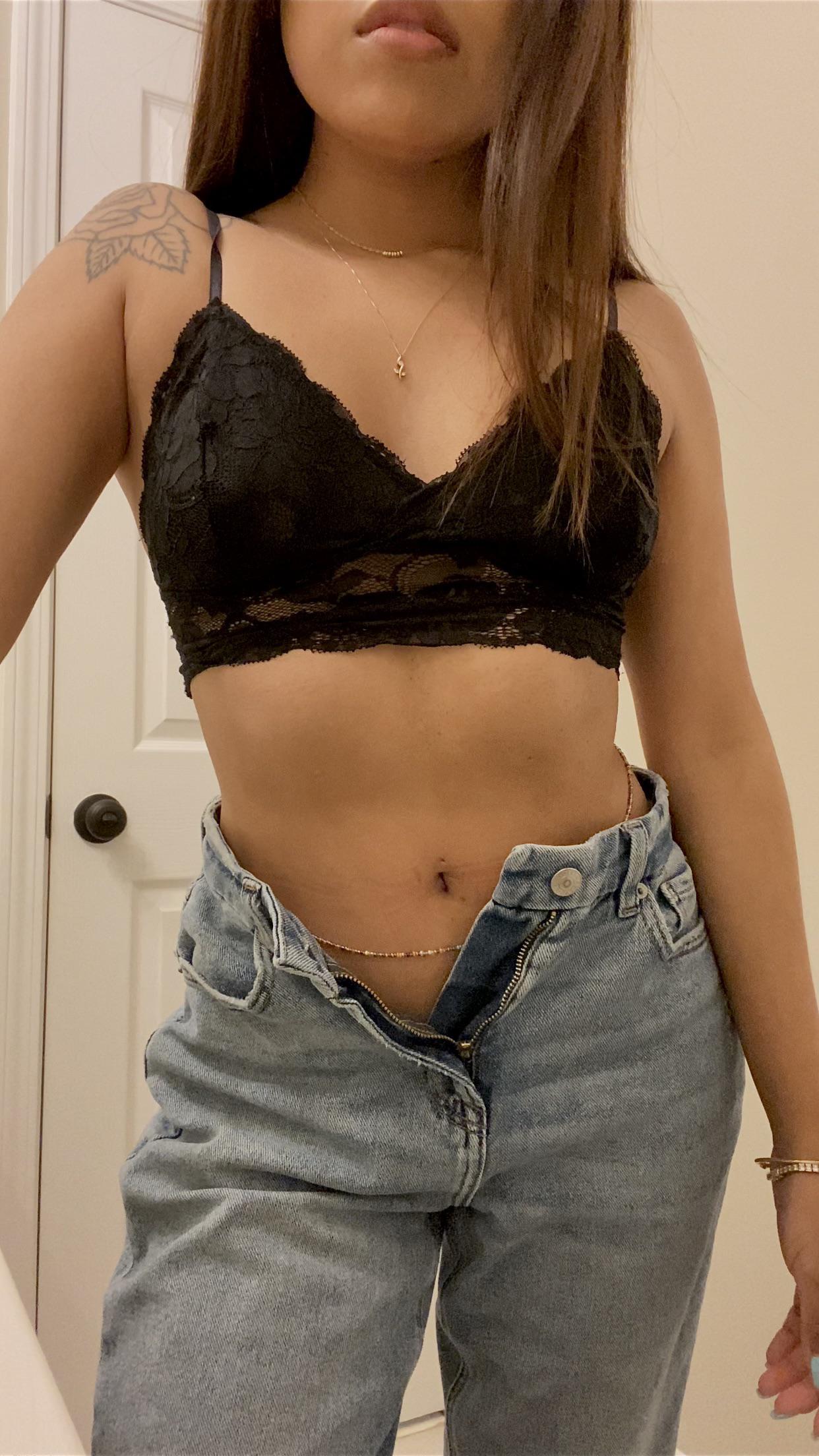 Allow me to be your distraction today 💦 | Scrolller