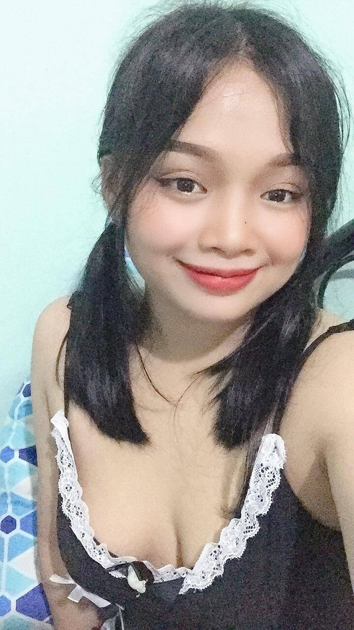 am i cute enough? 🥺 | Scrolller