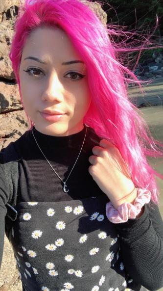 Am I cute enough to post here? | Scrolller