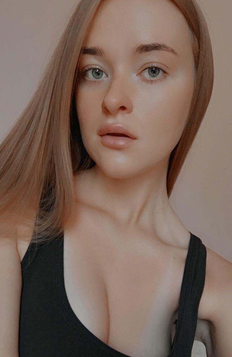 Am I? 🤭 F22 | Scrolller