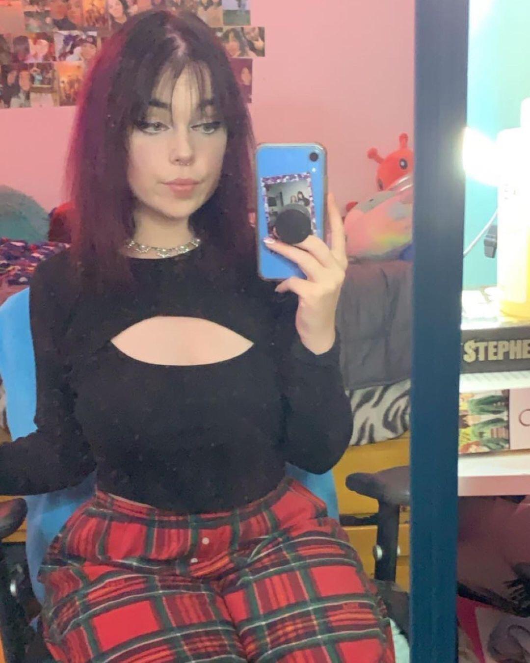Am I Hot Even In Pjs F19 Scrolller