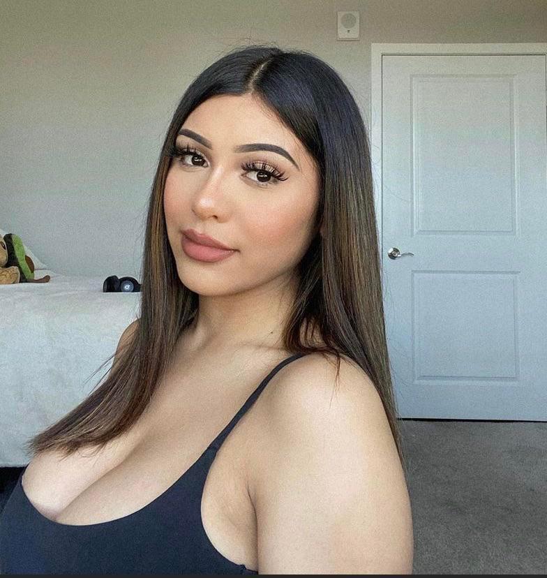 am i pretty enough 💕 | Scrolller