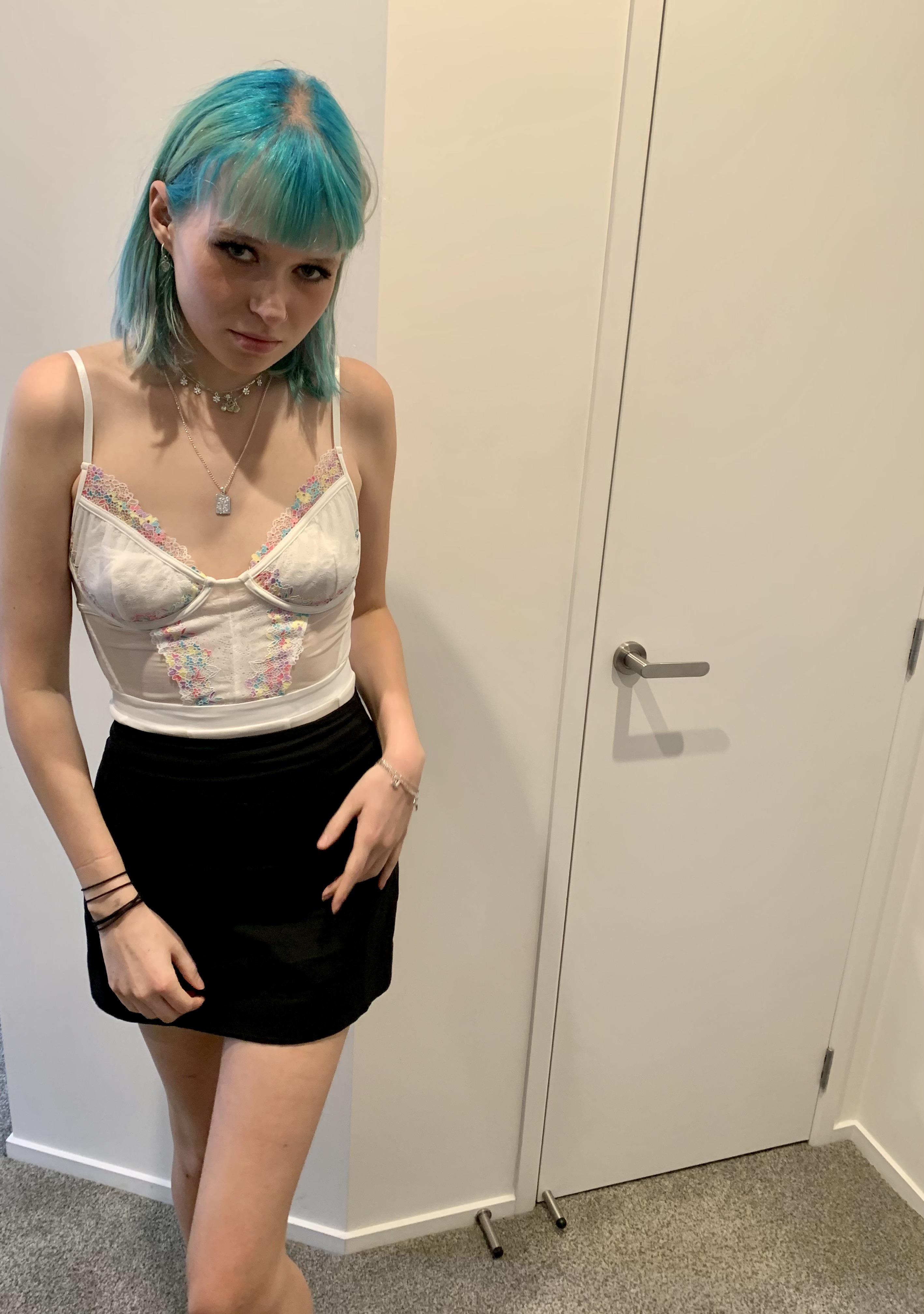 Am I skinny enough? | Scrolller