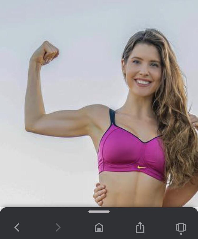 Amanda Cerny biceps | Scrolller