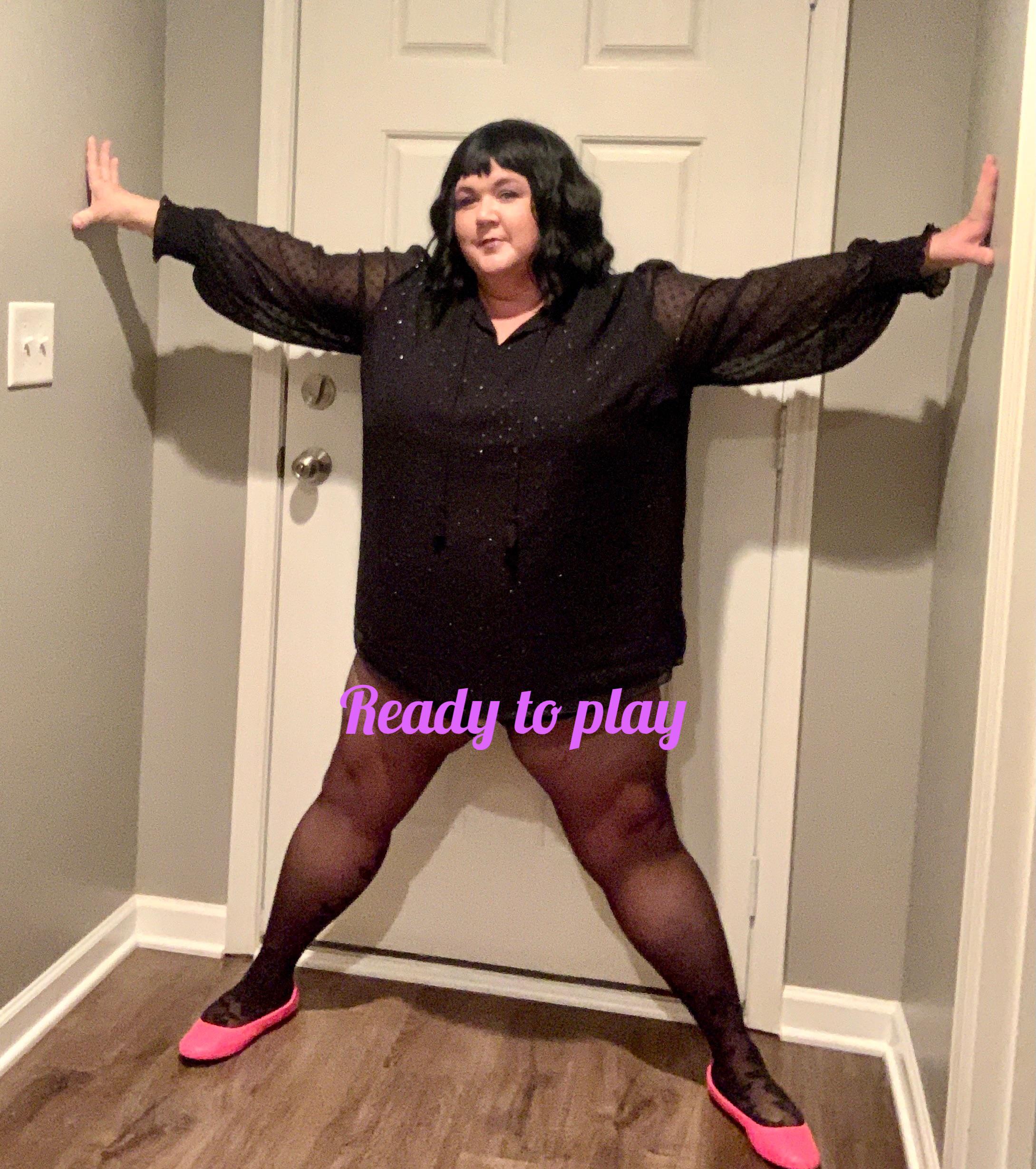 Amanda said “spread ‘em” 😉 | Scrolller