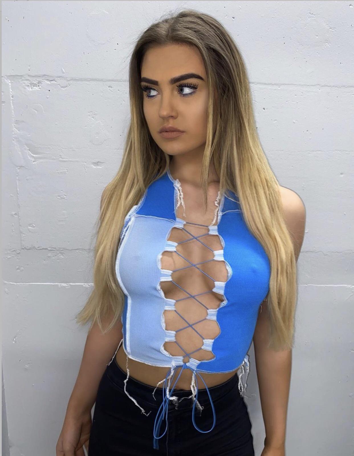 Amelia teasing as always | Scrolller