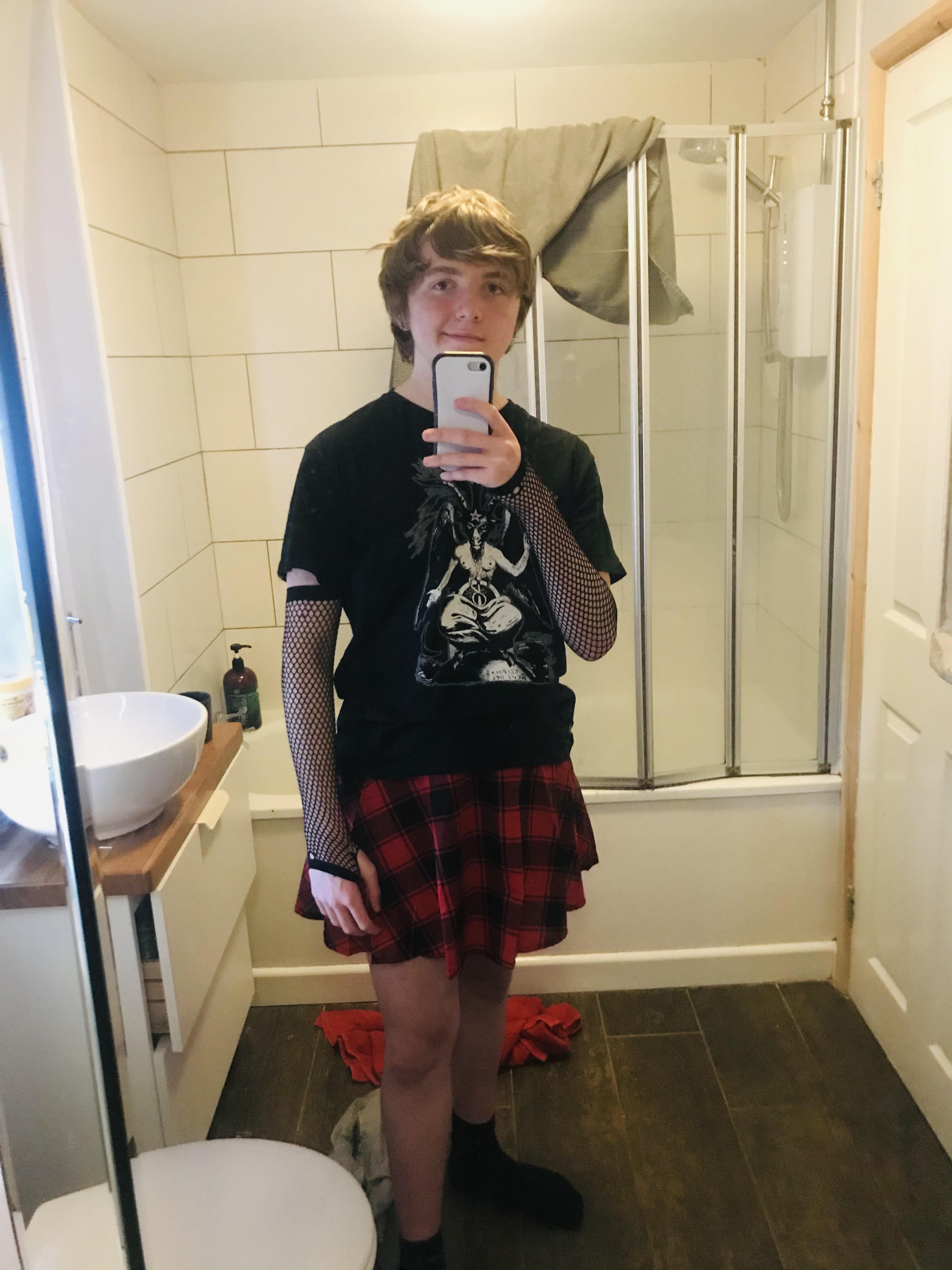 An Interesting title | Scrolller