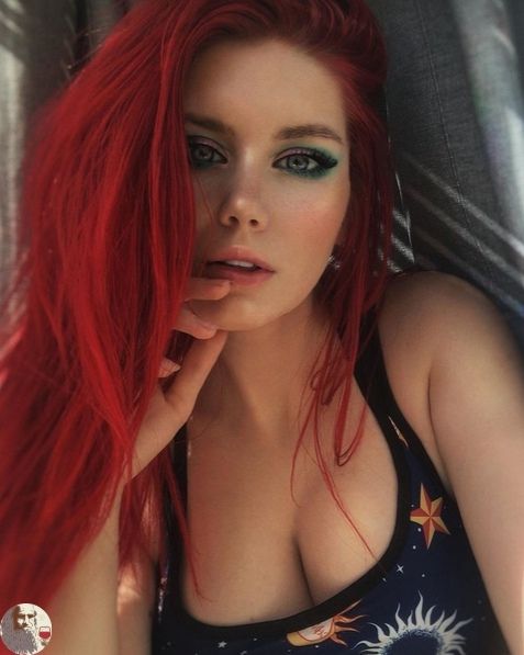 Angie Arrow | Scrolller