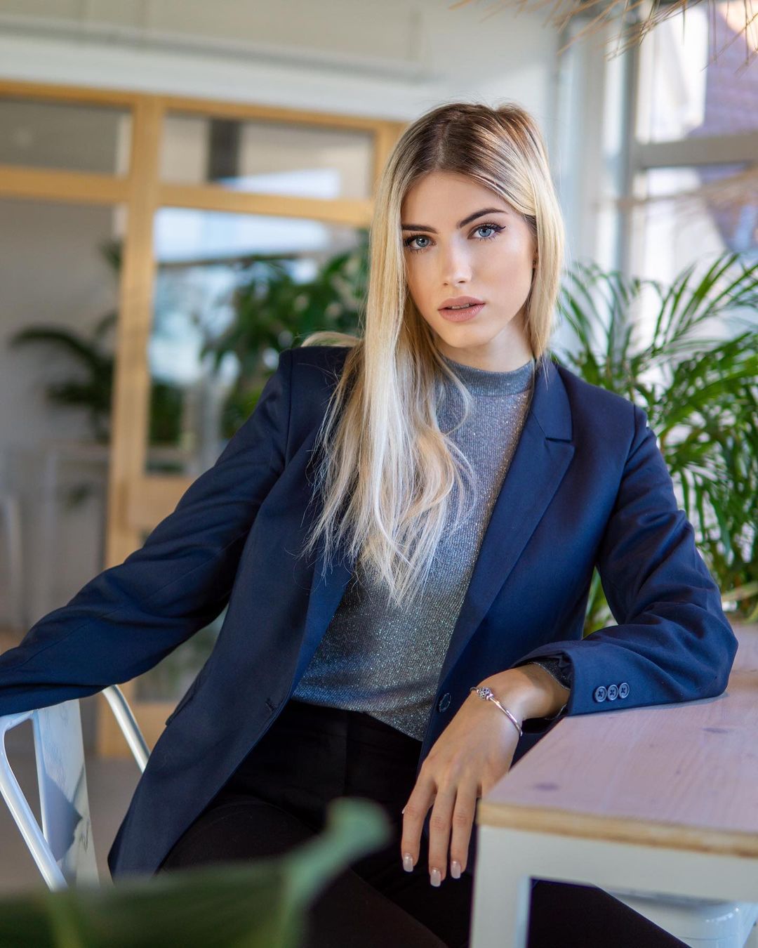 Anja Keca [irtr] | Scrolller