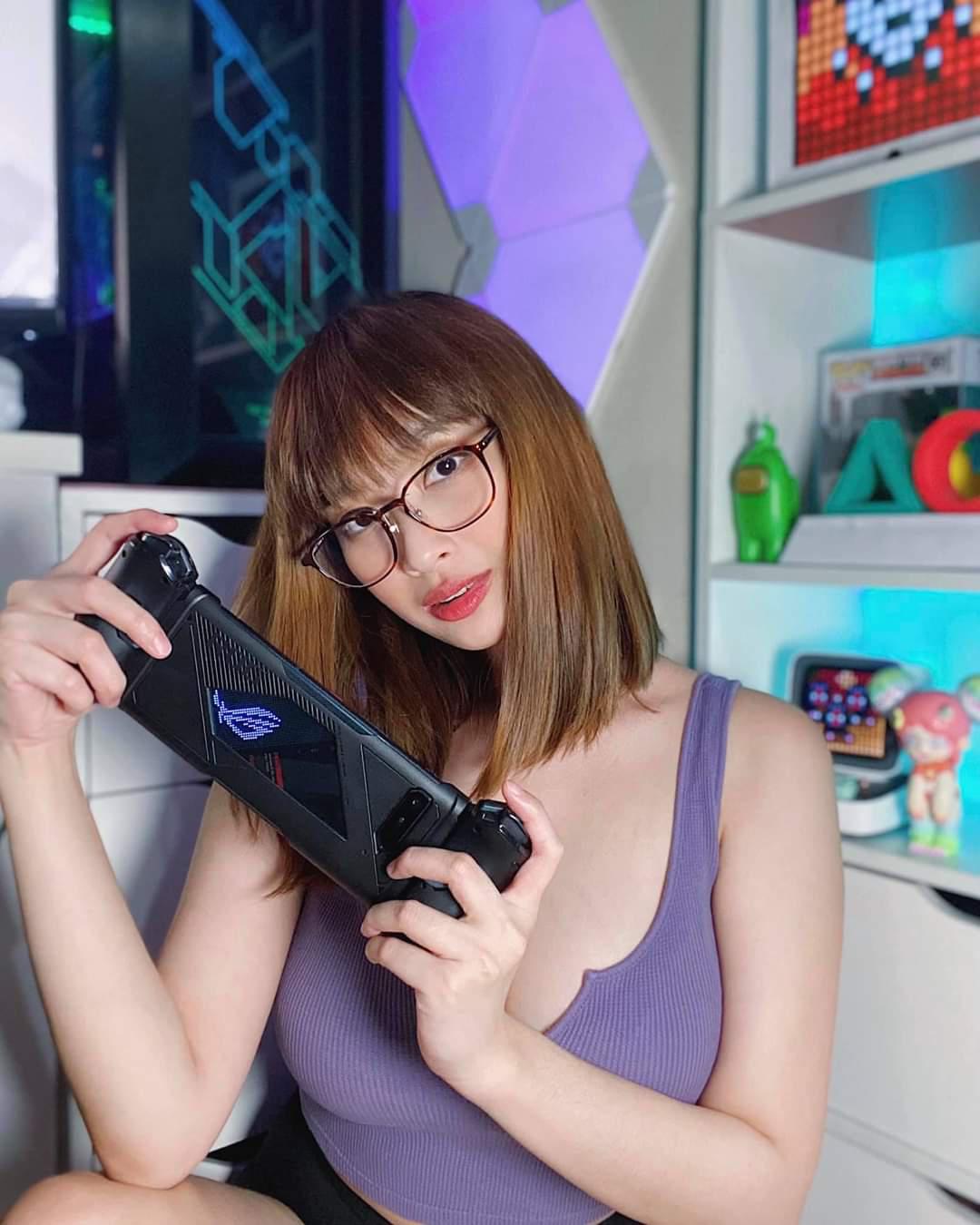 Ann b mateo | Scrolller