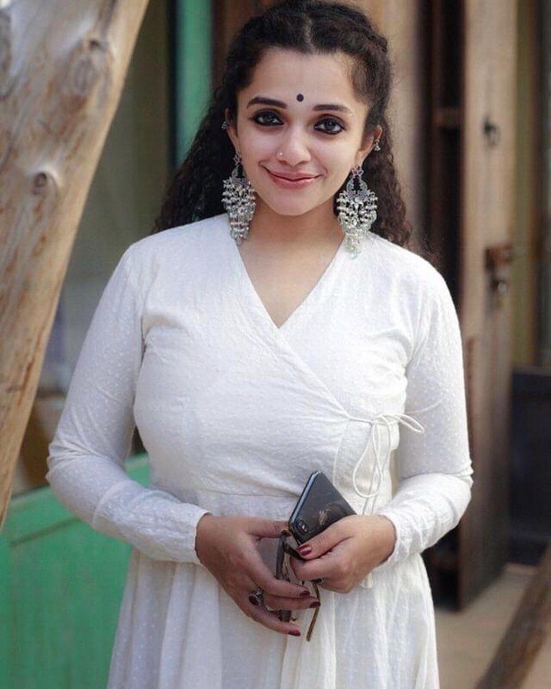 Ann 🤍🤤 | Scrolller