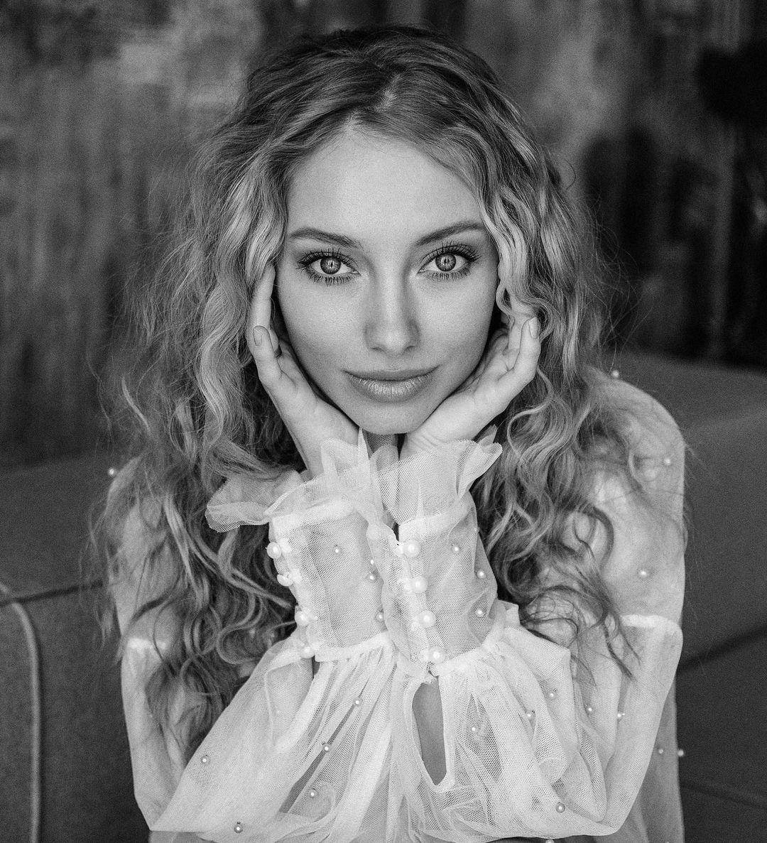 Anna Ioannova | Scrolller