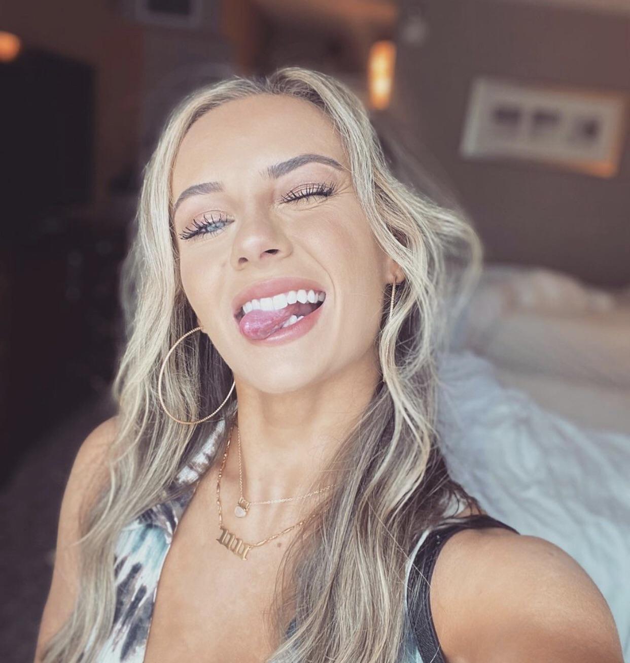 Anna Jay | Scrolller