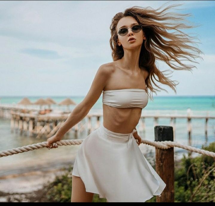 Anna Tsaralunga | Scrolller