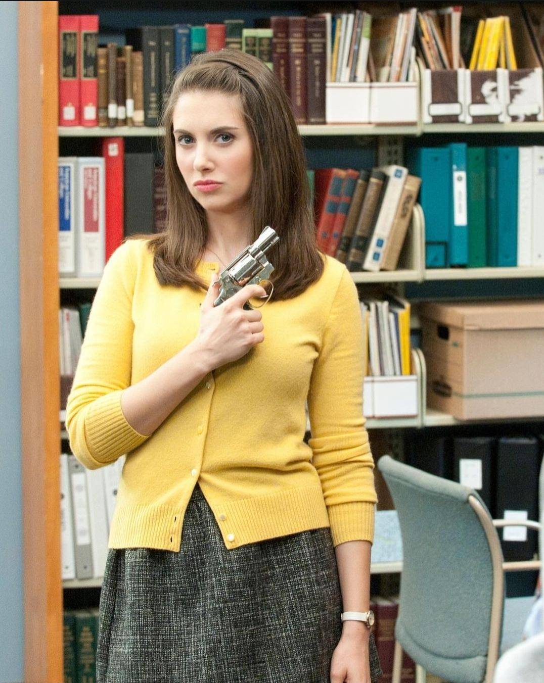 Annie got a gun | Scrolller