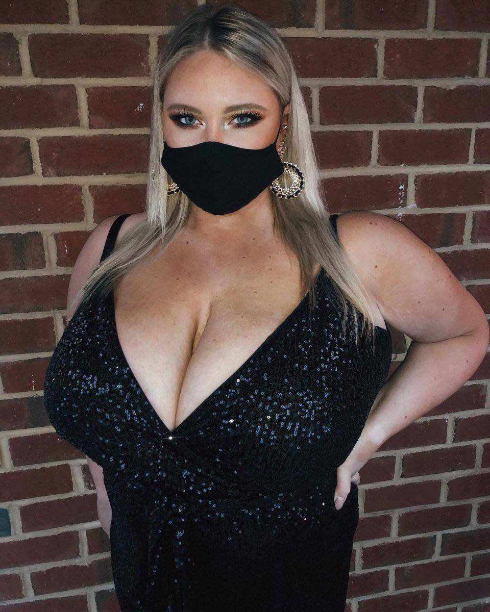 Another brick in the wall | Scrolller