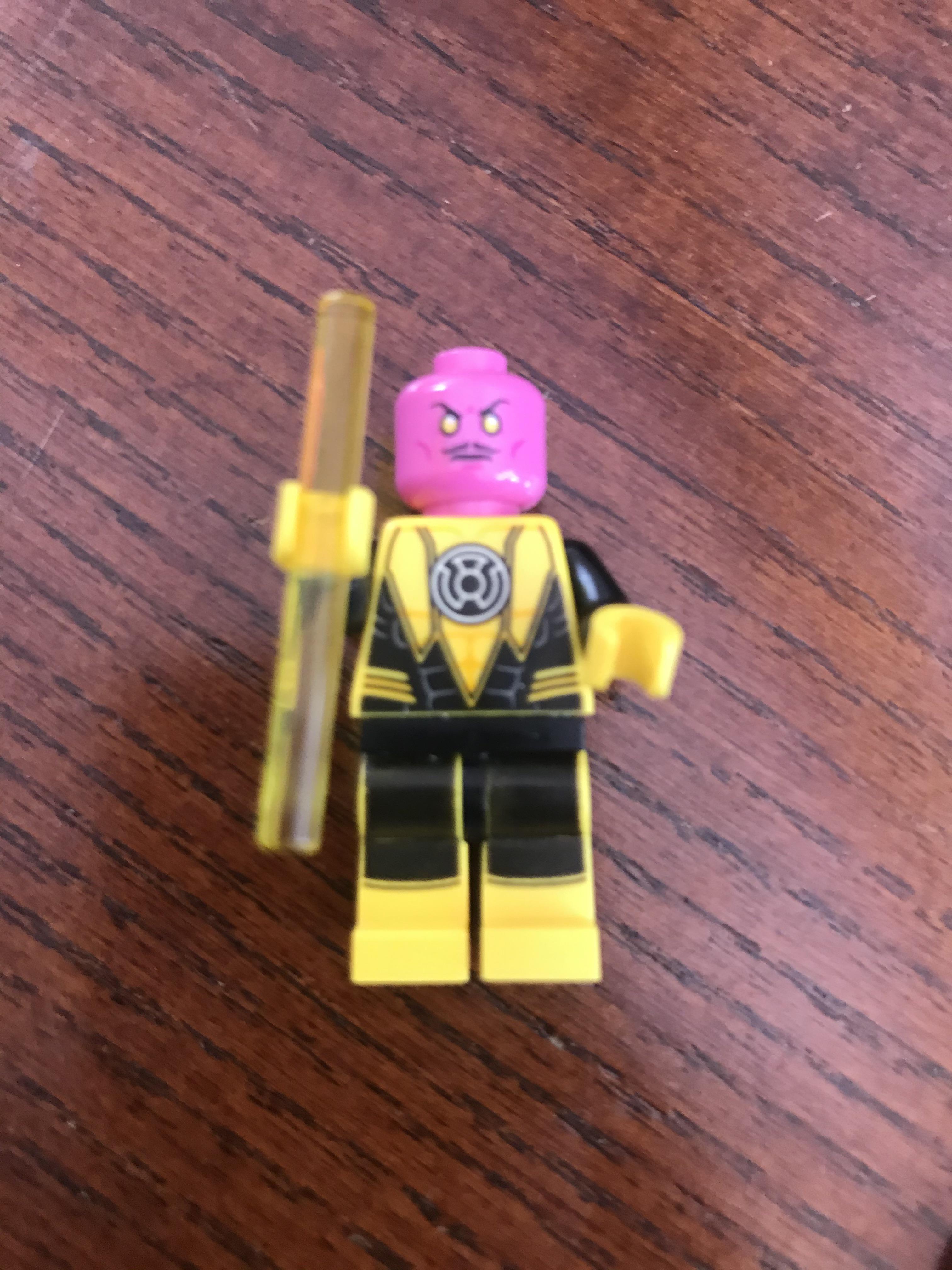 Another mystery figure I need help identifying. Thanks! | Scrolller